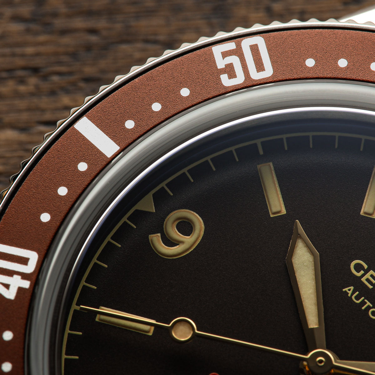 Ocean-Scout Dive Watch - Sienna Brown - Geckota
